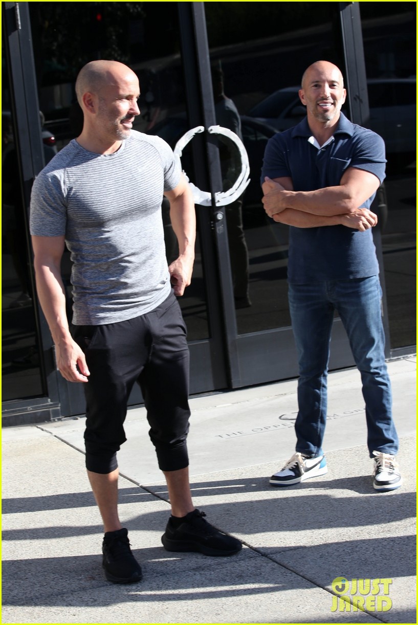 Chrishell Stause Helps Ex-Boyfriend Jason Oppenheim & Twin Brother ...