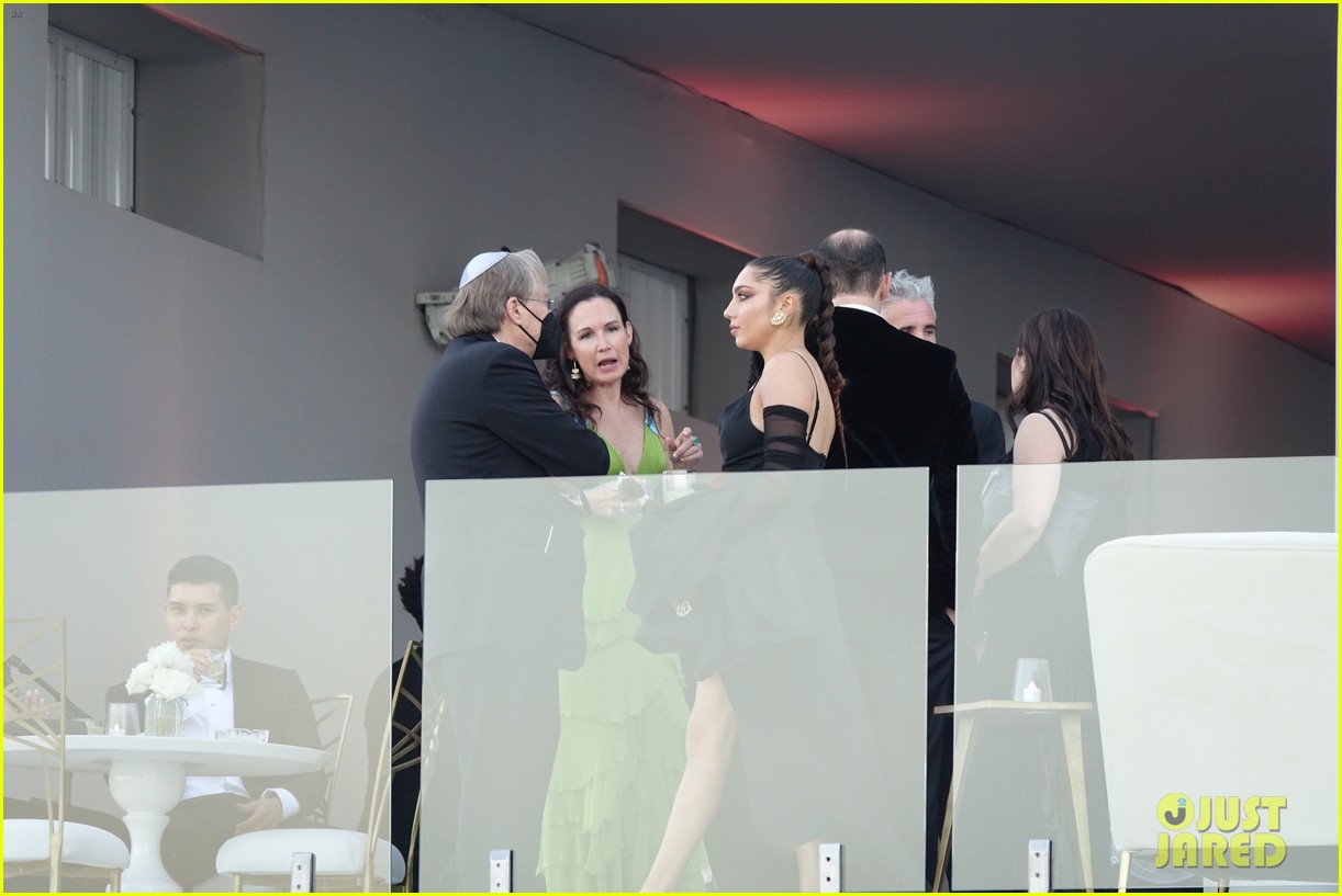 Eva Longoria, Gordon Ramsay, & More Stars Mingle at Brooklyn Beckham ...