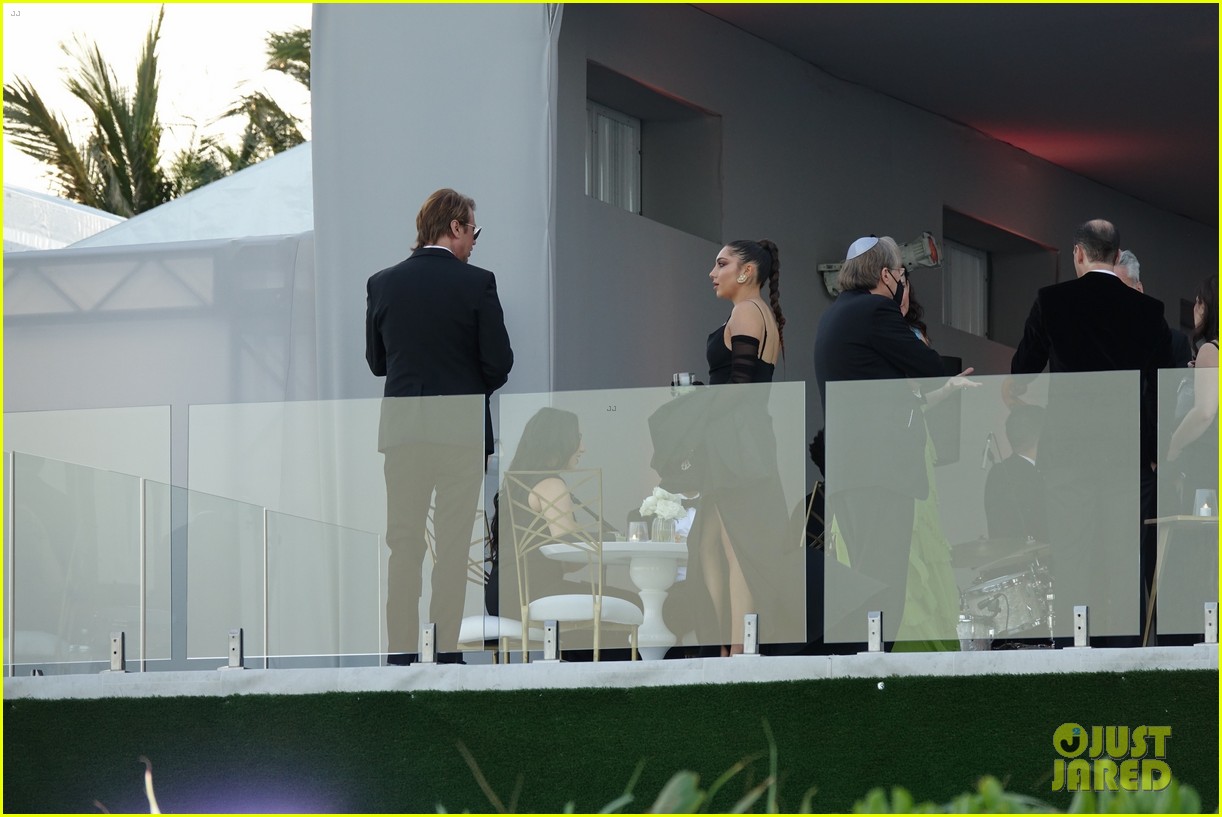 Eva Longoria, Gordon Ramsay, & More Stars Mingle at Brooklyn Beckham ...