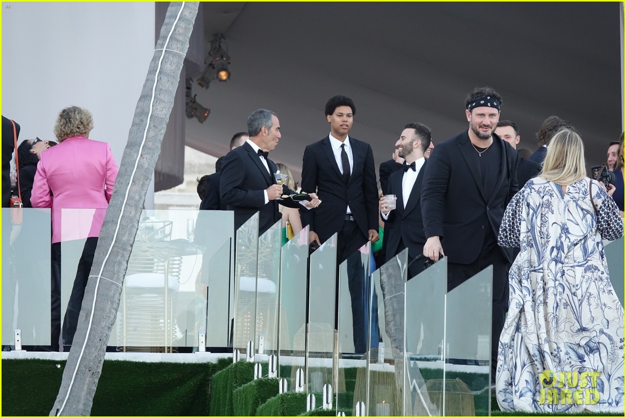 Eva Longoria, Gordon Ramsay, & More Stars Mingle at Brooklyn Beckham ...