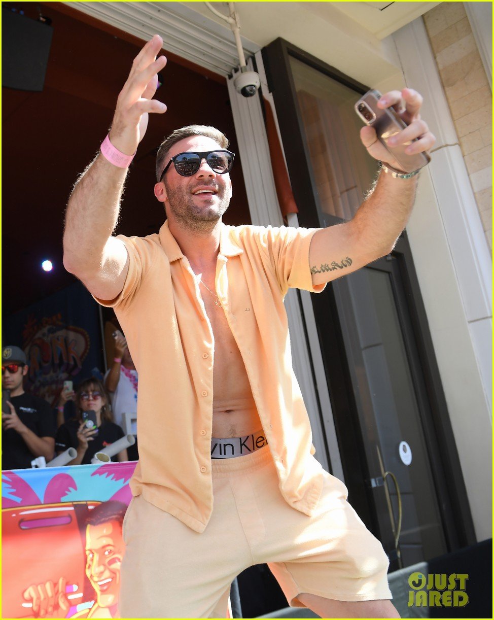 Rob Gronkowski Throws Epic Beach Party In Celebration of NFL Draft 2022 ...