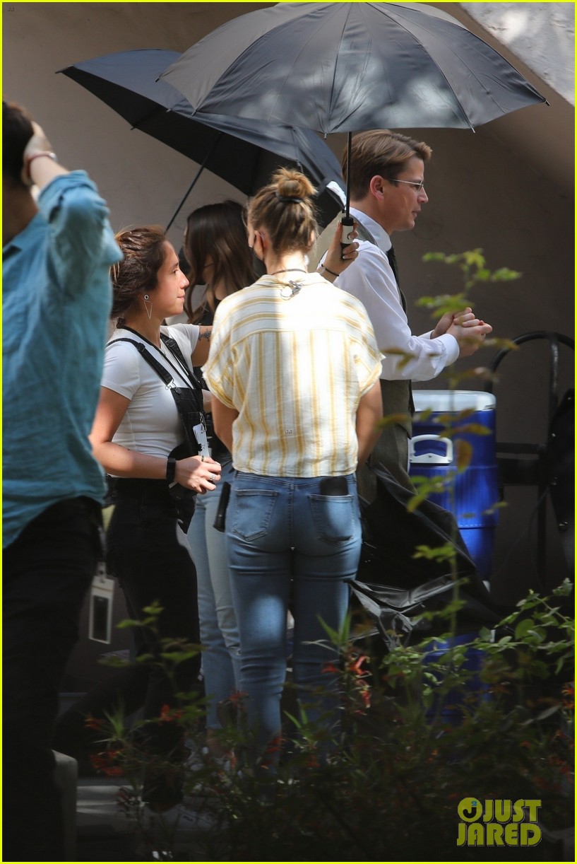 Josh Hartnett & Josh Peck Spotted in Matching Outfits on 'Oppenheimer ...