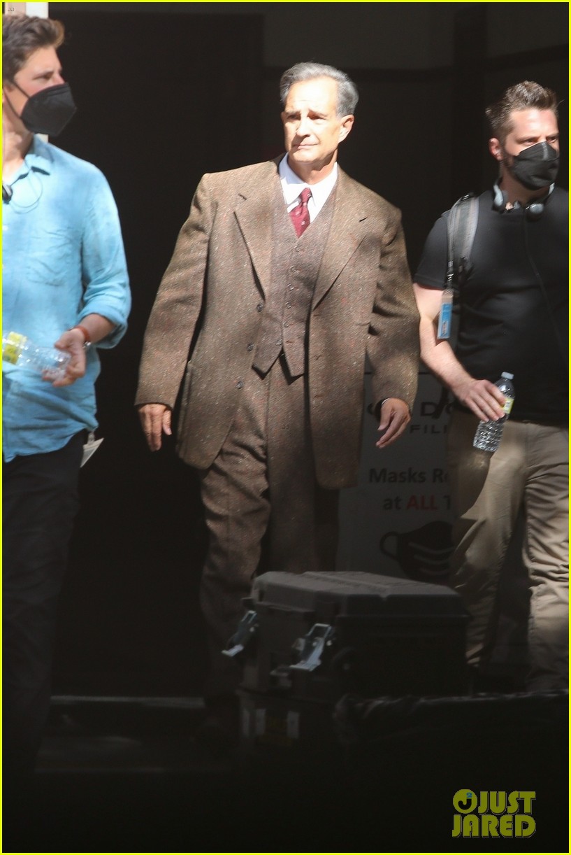 Josh Hartnett & Josh Peck Spotted in Matching Outfits on 'Oppenheimer ...