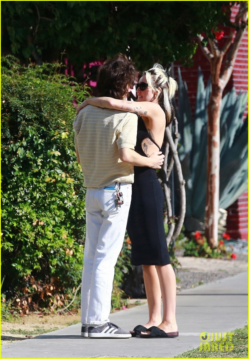 Photo: miley cyrus kissing max morando weho 06 | Photo 4744836 | Just Jared