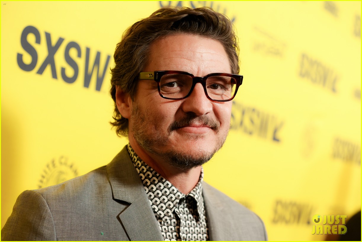 Photo: pedro pascal got death scene 03 | Photo 4745852 | Just Jared