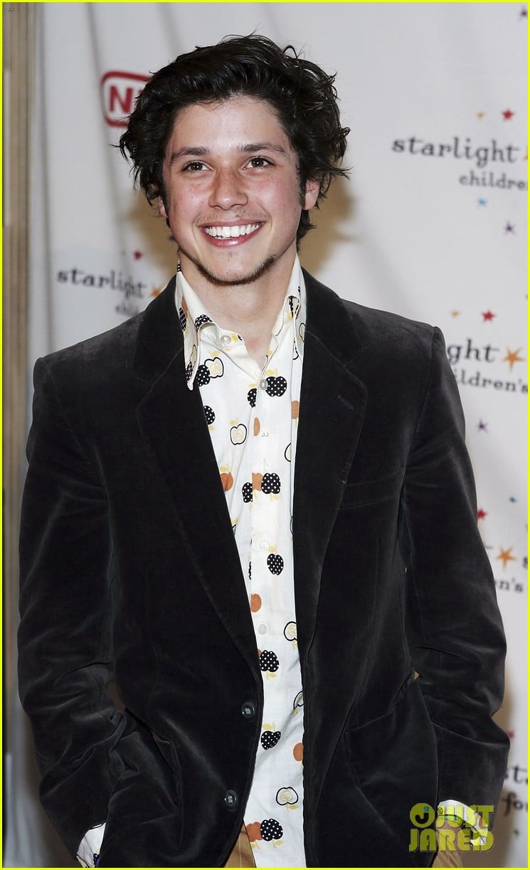 Photo: raviv ullman engaged julia pott 03 | Photo 4744761 | Just Jared ...