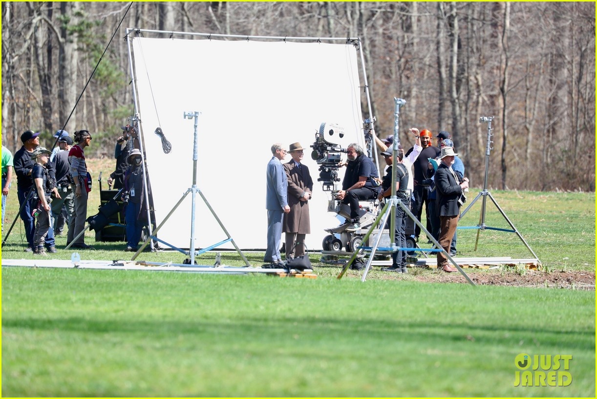 Robert Downey Jr Has A Full Head of White Hair For 'Oppenheimer ...