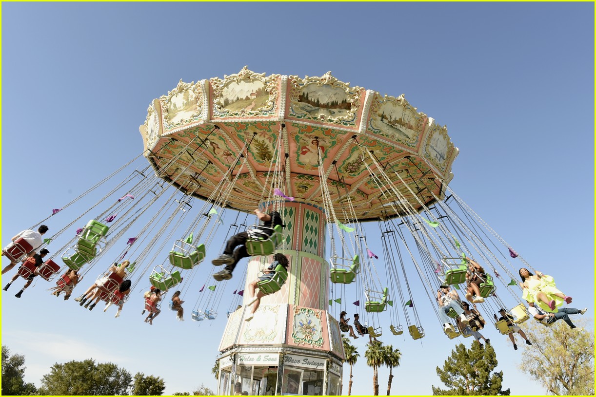 Revolve Festival Responds to Fyre Festival Comparisons After ...