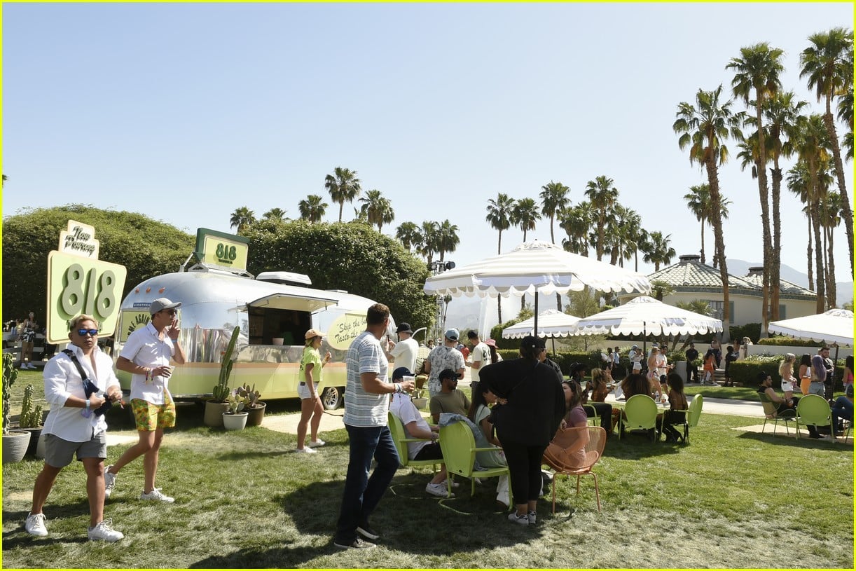 Revolve Festival Responds to Fyre Festival Comparisons After ...