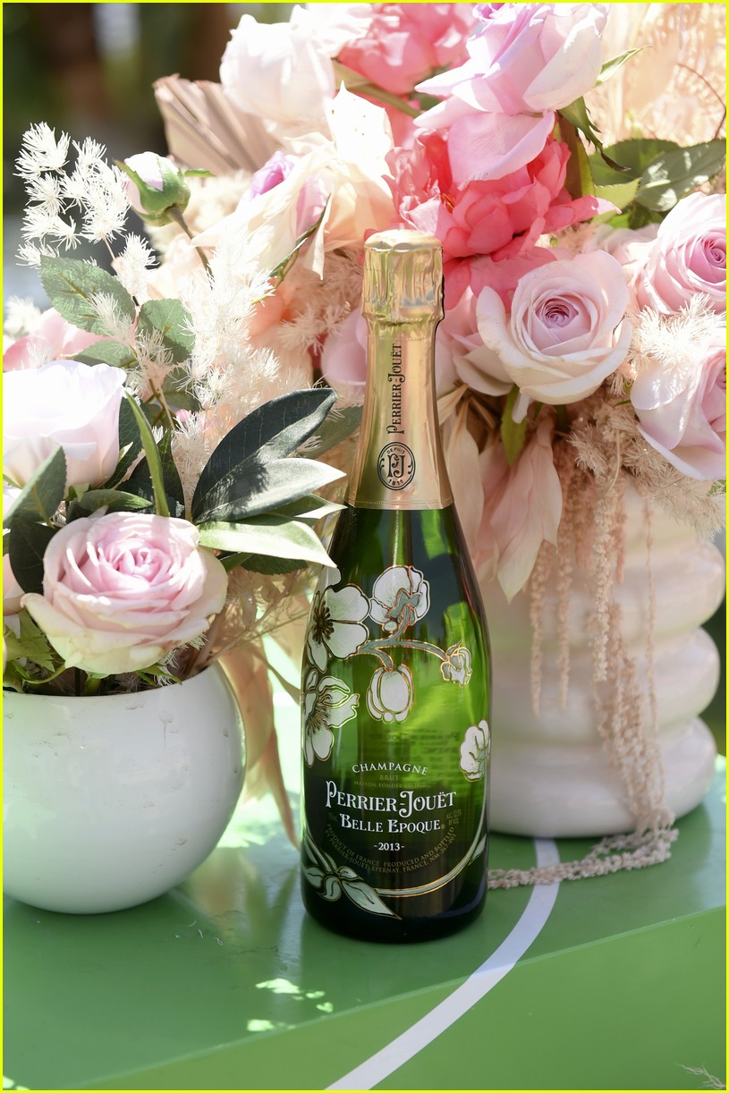 Revolve Festival Responds to Fyre Festival Comparisons After ...