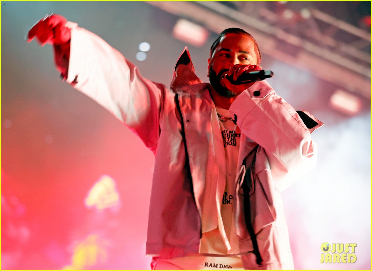 Big Sean Reacts to a Report About Harry Styles' Crowd at Coachella 2022 ...