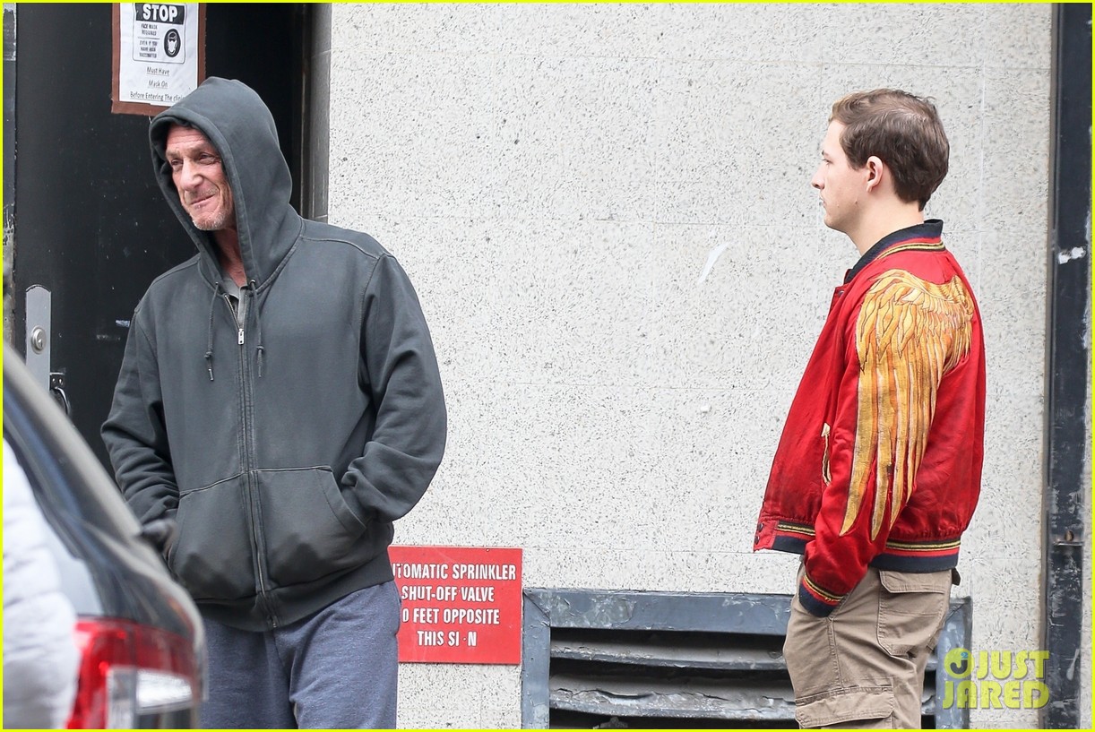 Sean Penn & Tye Sheridan Get to Work on the Set of 'Black Flies' in NYC ...