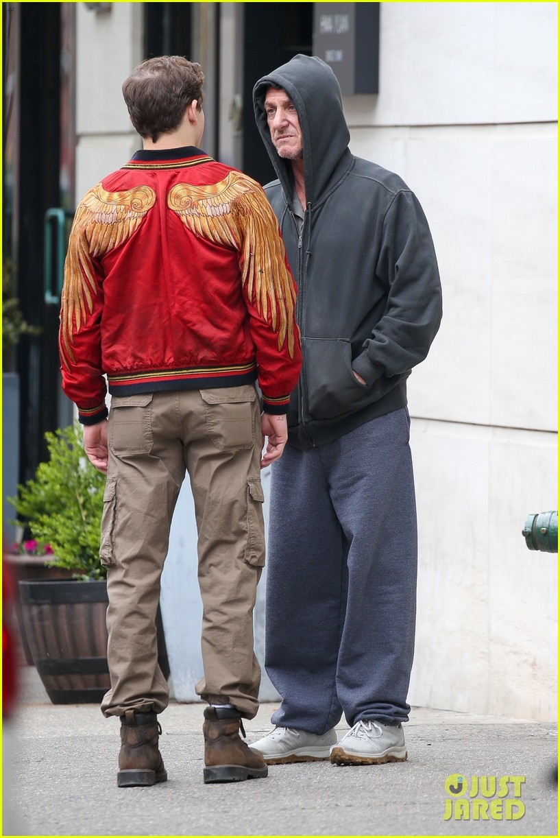 Sean Penn & Tye Sheridan Get to Work on the Set of 'Black Flies' in NYC ...