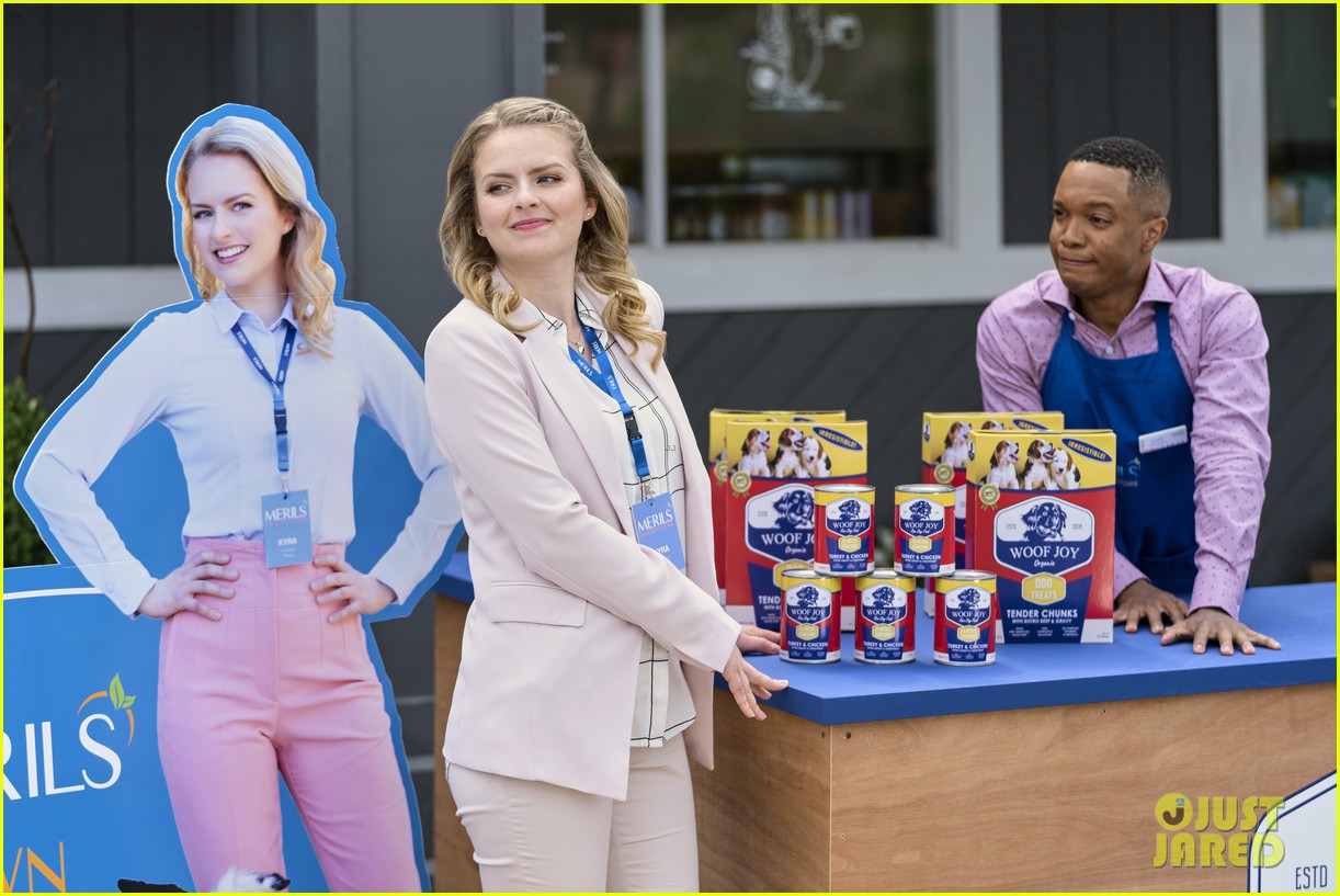 'When Calls The Heart's Andrea Brooks Makes Her Leading Lady Debut in ...