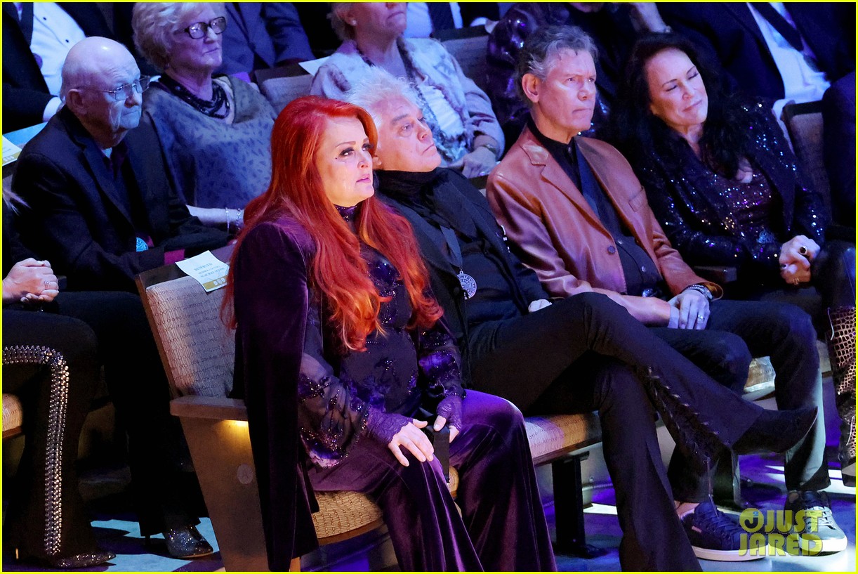 Ashley Judd Pays Tribute To Late Mom Naomi Judd After Country Music ...