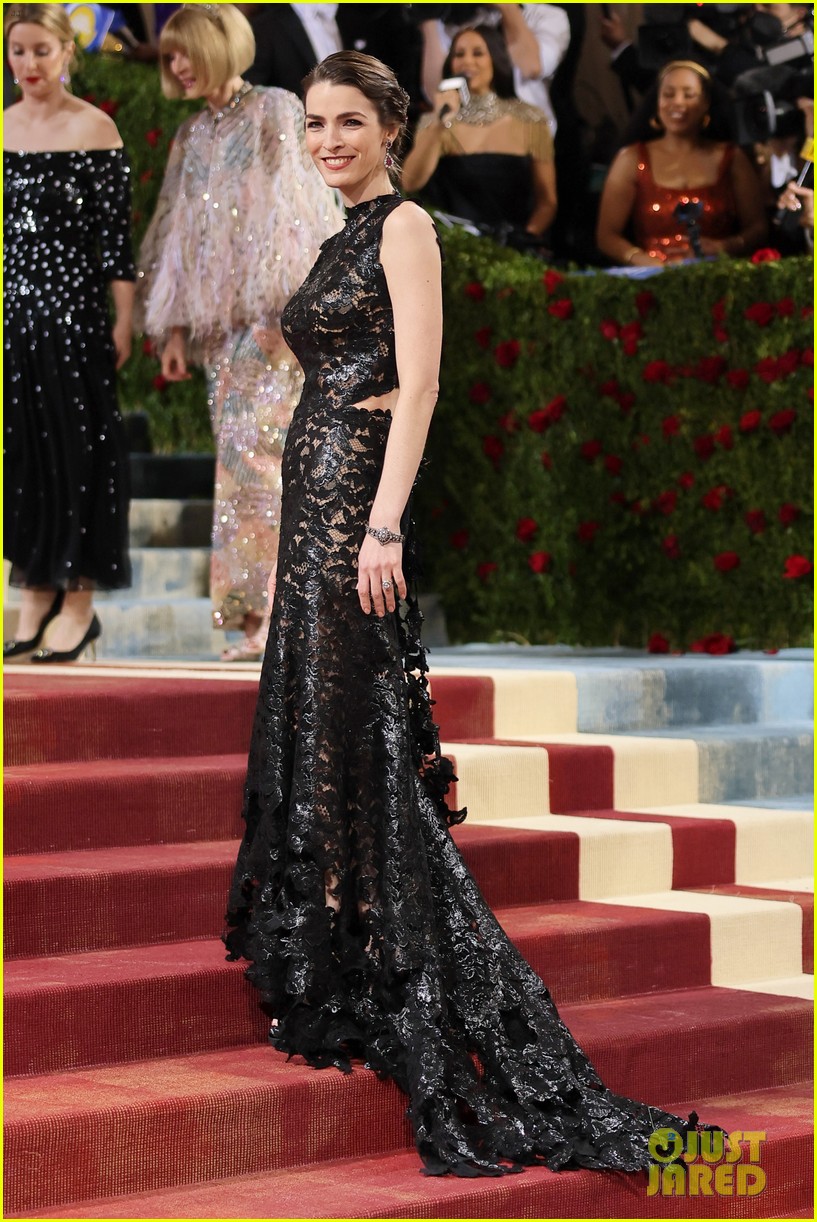 Anna Wintour's Children Bee Carrozzini & Charlie Shaffer Arrive at Met ...