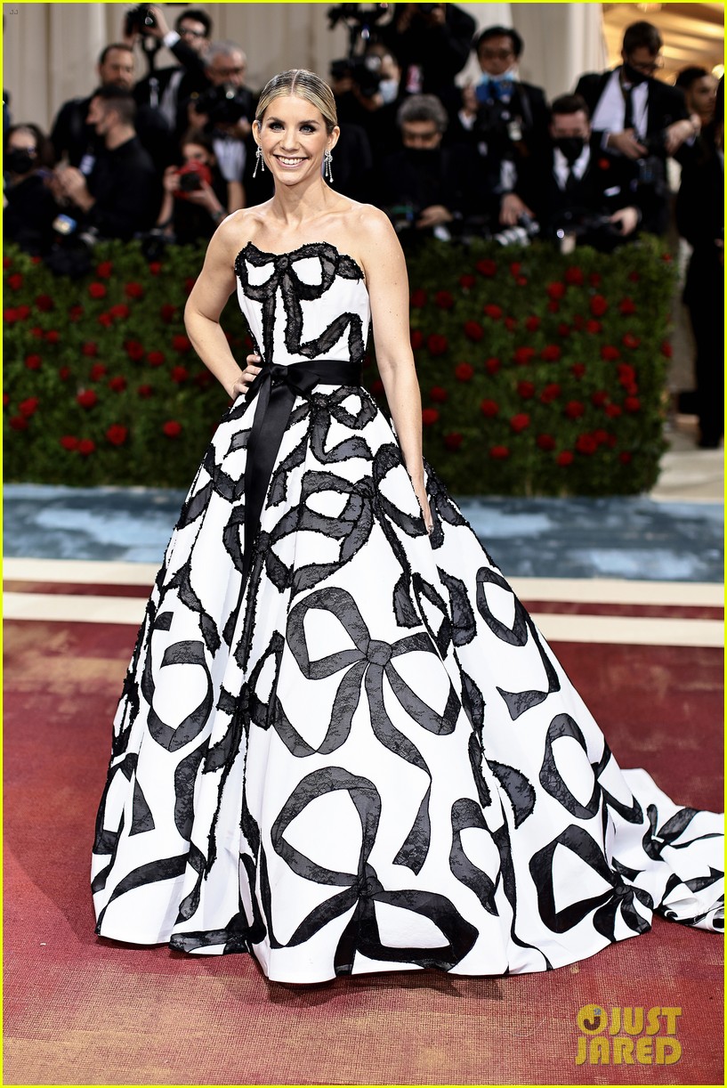 Anna Wintour's Children Bee Carrozzini & Charlie Shaffer Arrive at Met ...