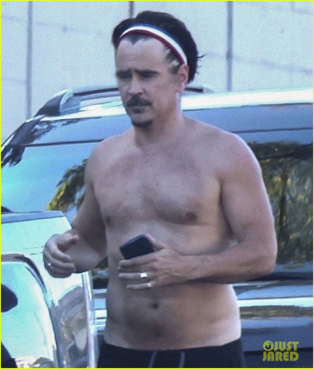 Colin Farrell Kicks Off His Saturday with Shirtless Hike: Photo 4755358 ...