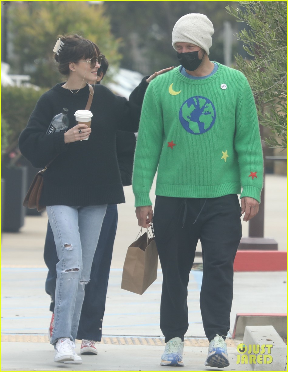 Dakota Johnson & Chris Martin Photographed Together in Rare New ...