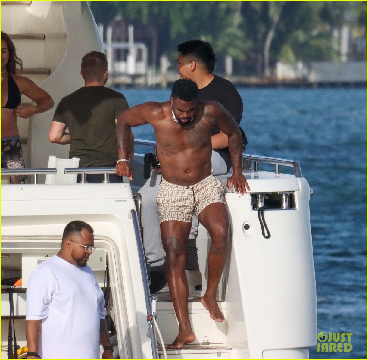 Jason Derulo Enjoys a Yacht Day with Jena Frumes & TikTok Stars - See ...