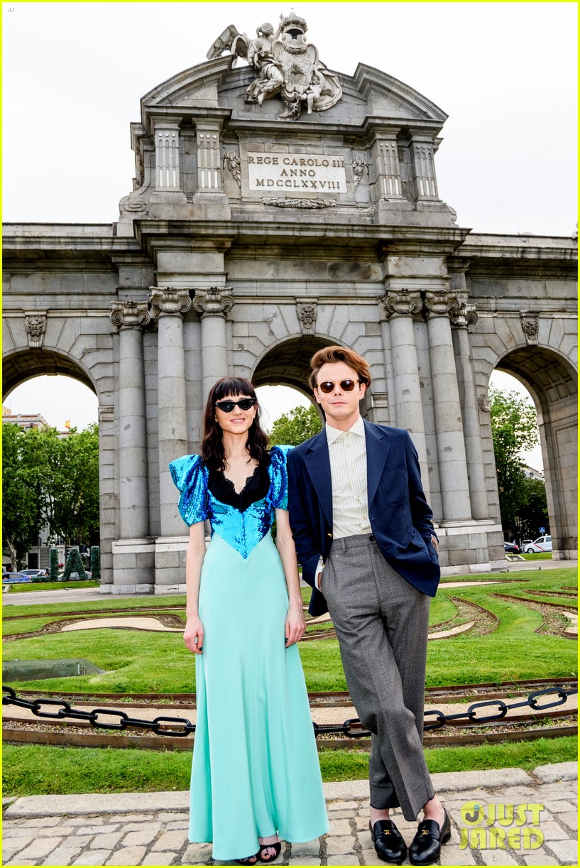 Stranger Things' Real-Life Couple Natalia Dyer & Charlie Heaton Are So ...