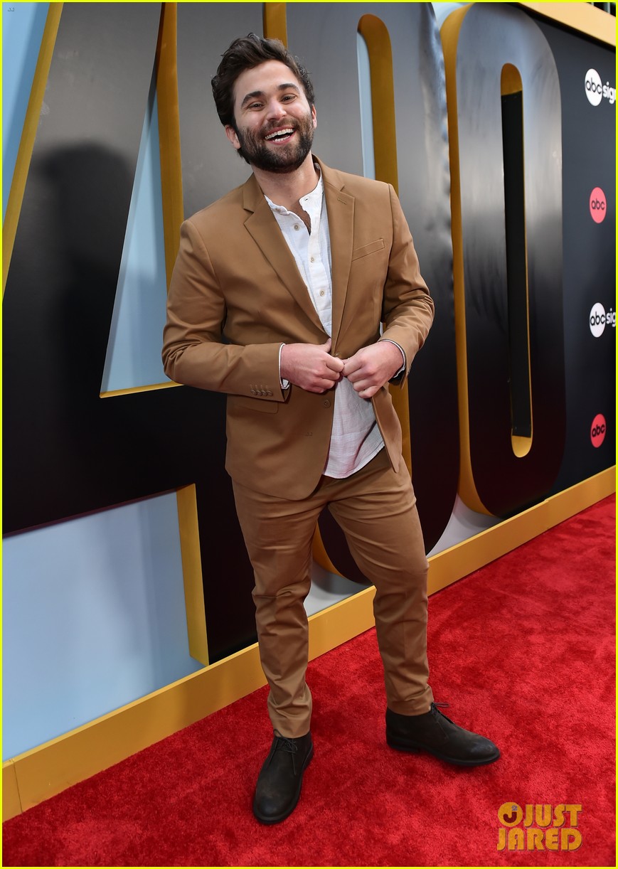 Ellen Pompeo Joins Her 'Grey's Anatomy' Co-Stars for 400th Episode ...