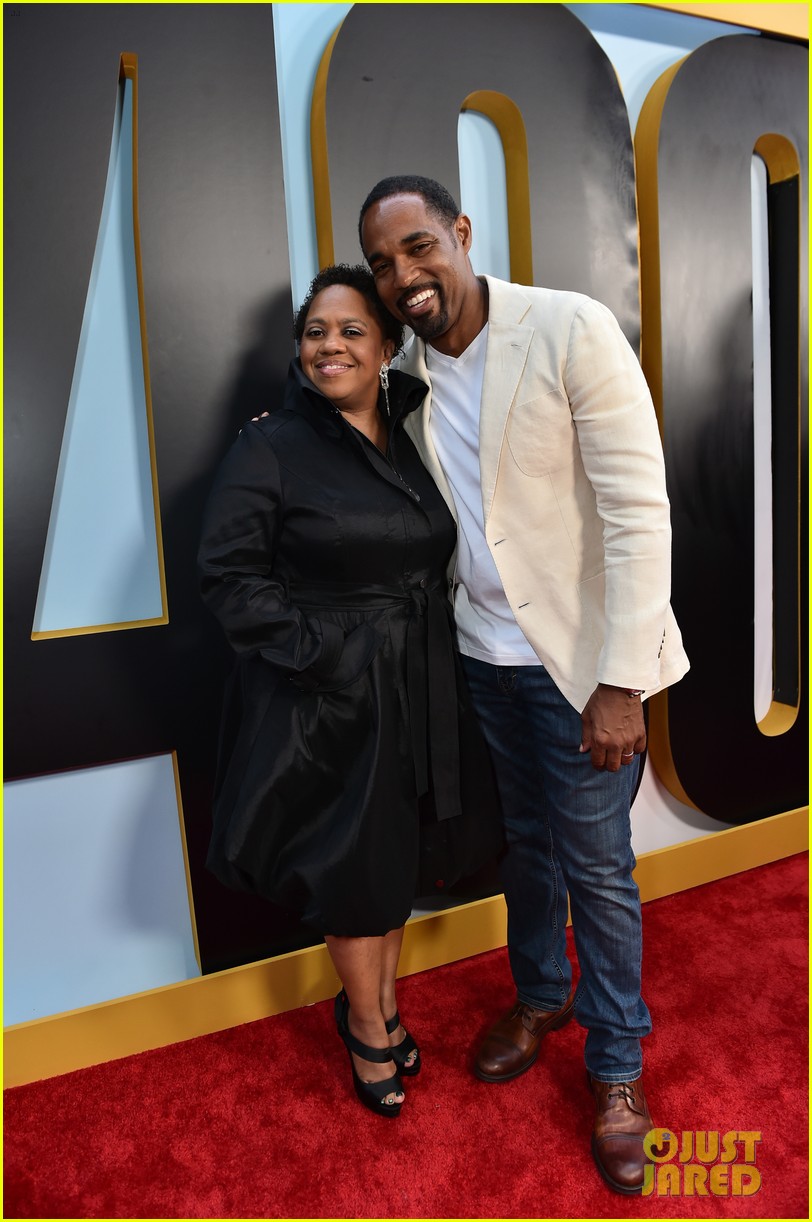 Ellen Pompeo Joins Her 'Grey's Anatomy' Co-Stars for 400th Episode ...