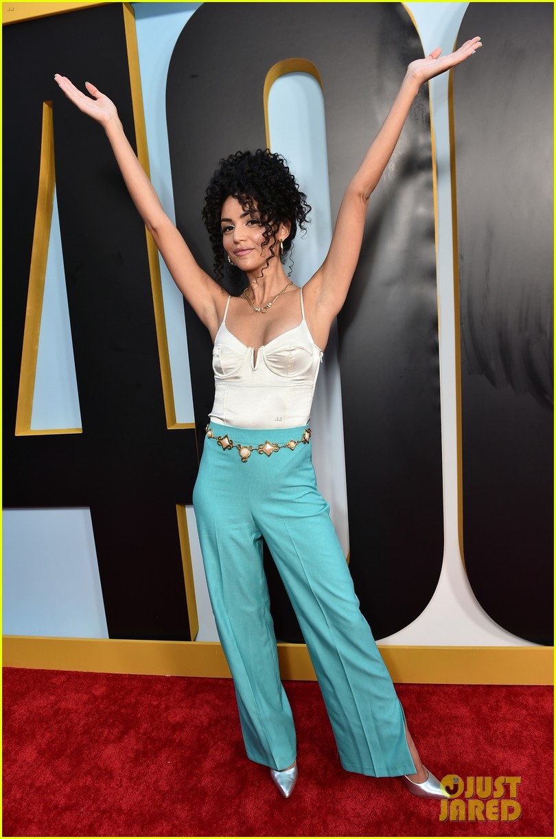 Ellen Pompeo Joins Her 'Grey's Anatomy' Co-Stars for 400th Episode ...