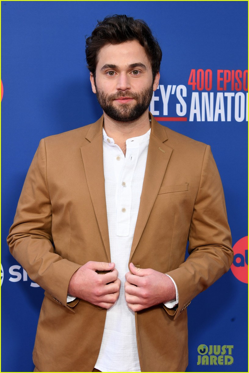 Ellen Pompeo Joins Her 'Grey's Anatomy' Co-Stars for 400th Episode ...