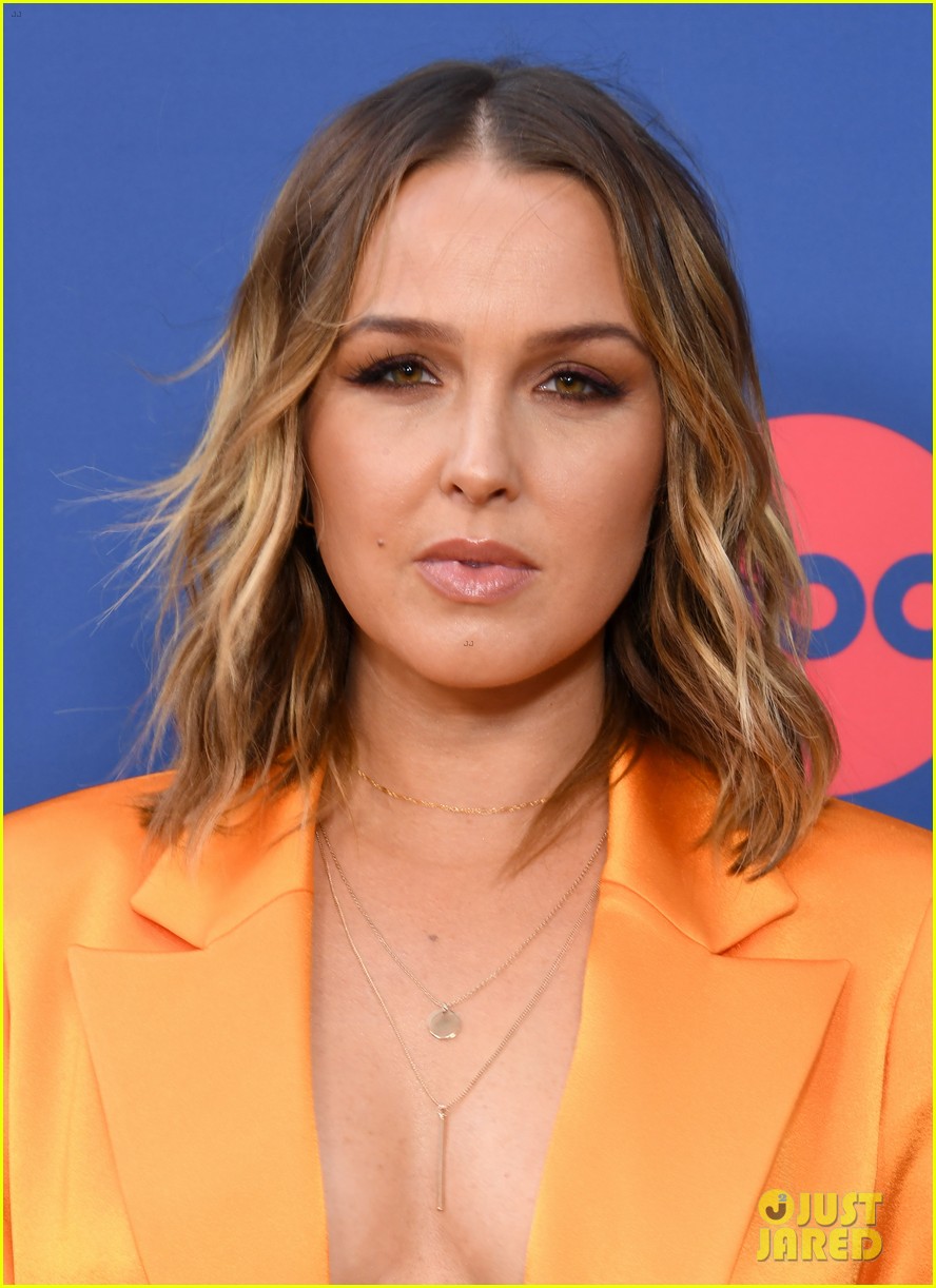 Ellen Pompeo Joins Her 'Grey's Anatomy' Co-Stars for 400th Episode ...