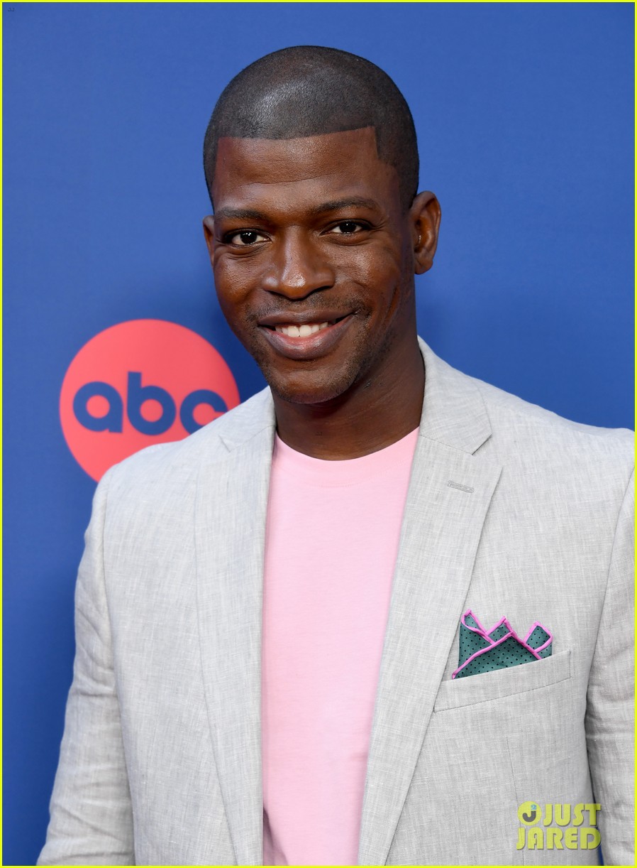 Ellen Pompeo Joins Her 'Grey's Anatomy' Co-Stars for 400th Episode ...