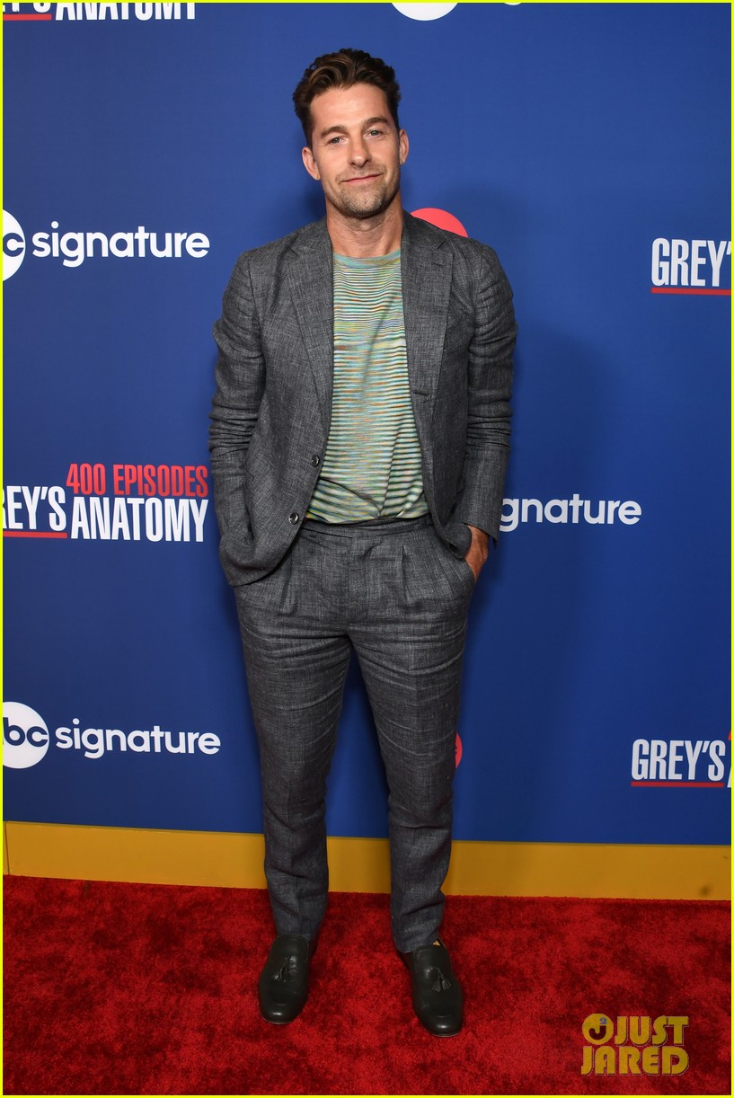 Ellen Pompeo Joins Her 'Grey's Anatomy' Co-Stars for 400th Episode ...