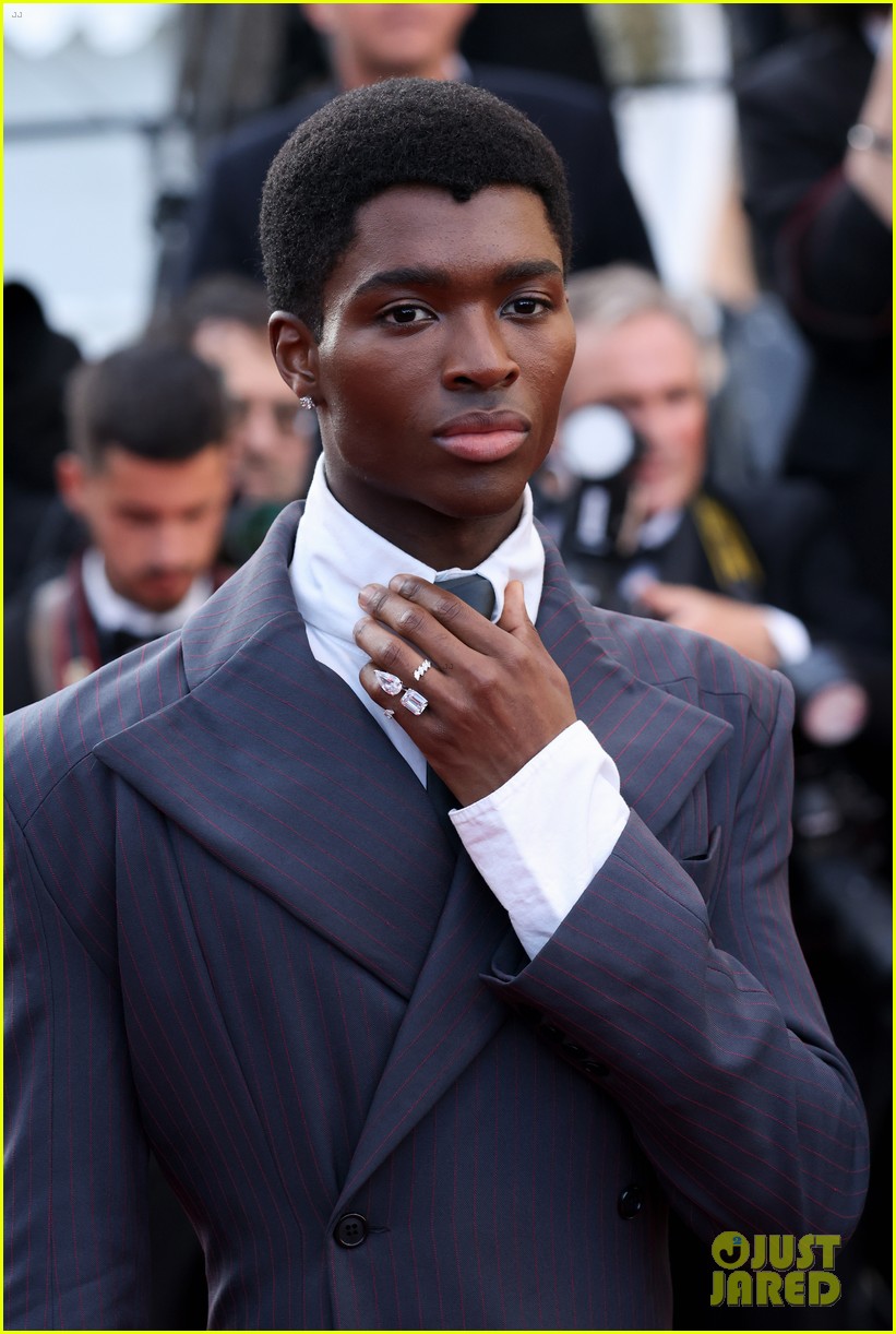 Austin Butler, Tom Hanks, & 'Elvis' Cast Gets Priscilla Presley's ...