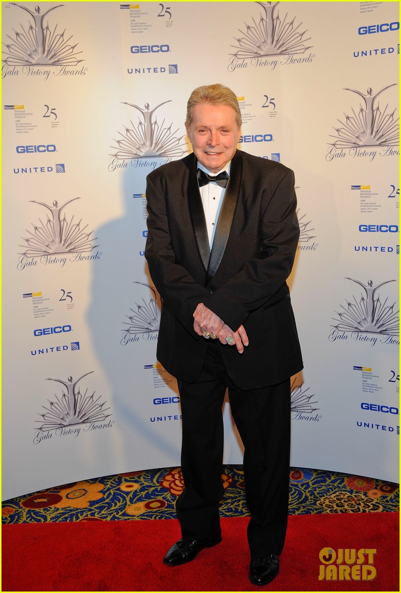 Country Singer Mickey Gilley Passes Away at 86: Photo 4755361 | RIP ...