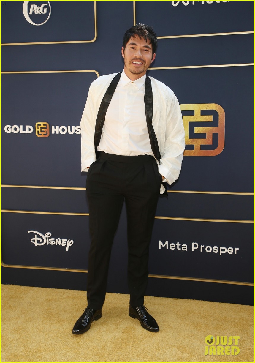 Michelle Yeoh & Mindy Kaling Honored at Gold House's 2022 Gold Gala ...