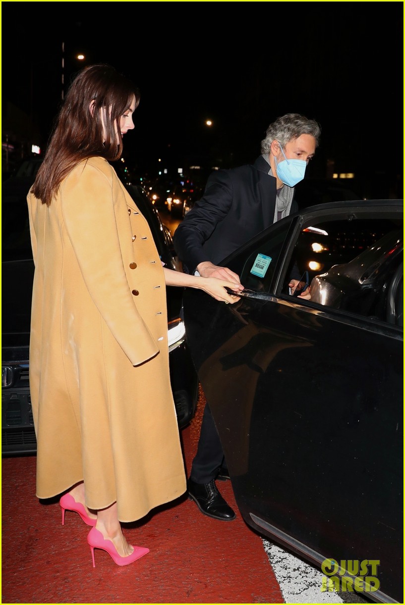 Anne Hathaway Looks So Chic for Pre-Met Gala Appearance with Husband ...