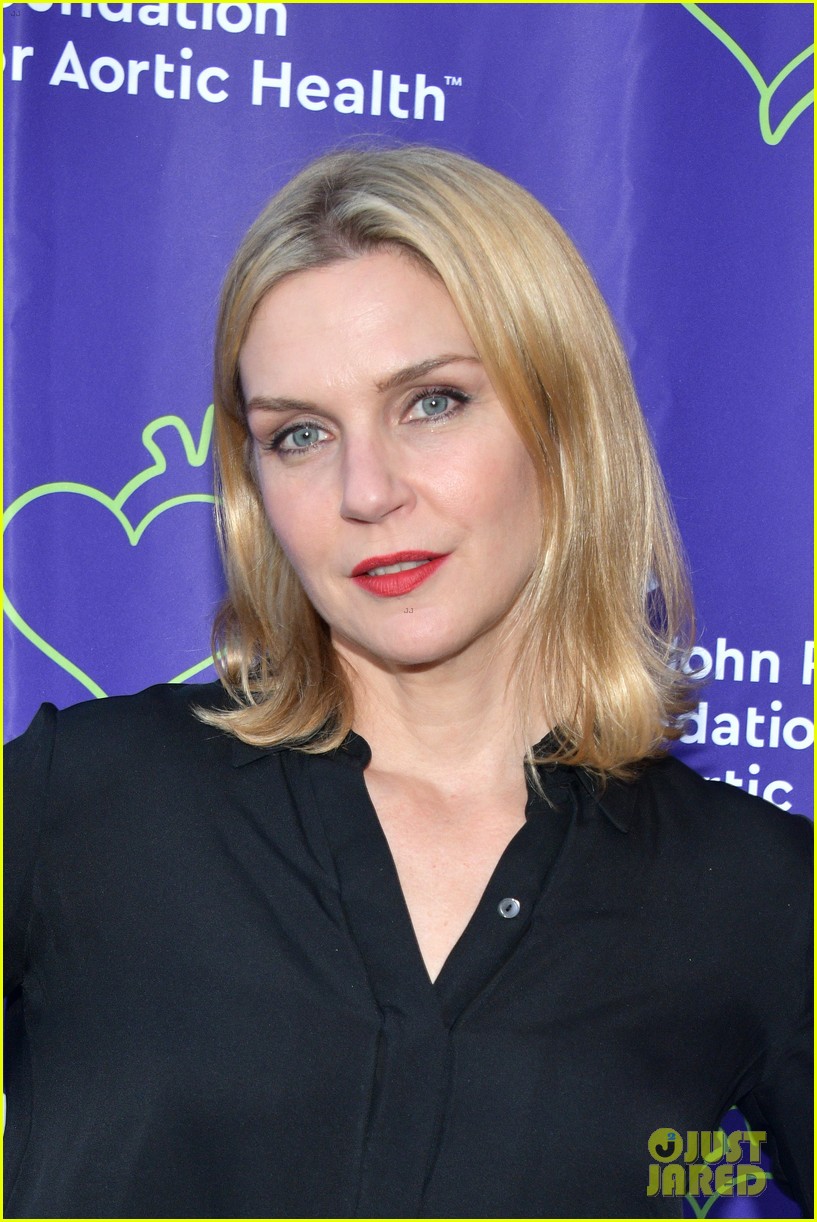 Kaley Cuoco Has A Mini '8 Simple Rules' Reunion at Heart LA Gala 2022 ...