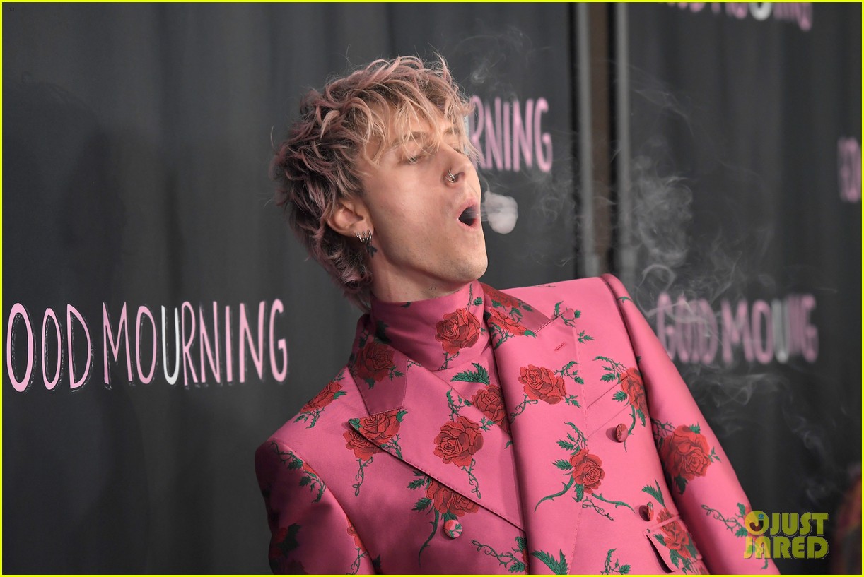 Machine Gun Kelly Lights Up at 'Good Mourning' Premiere with Fiancee ...