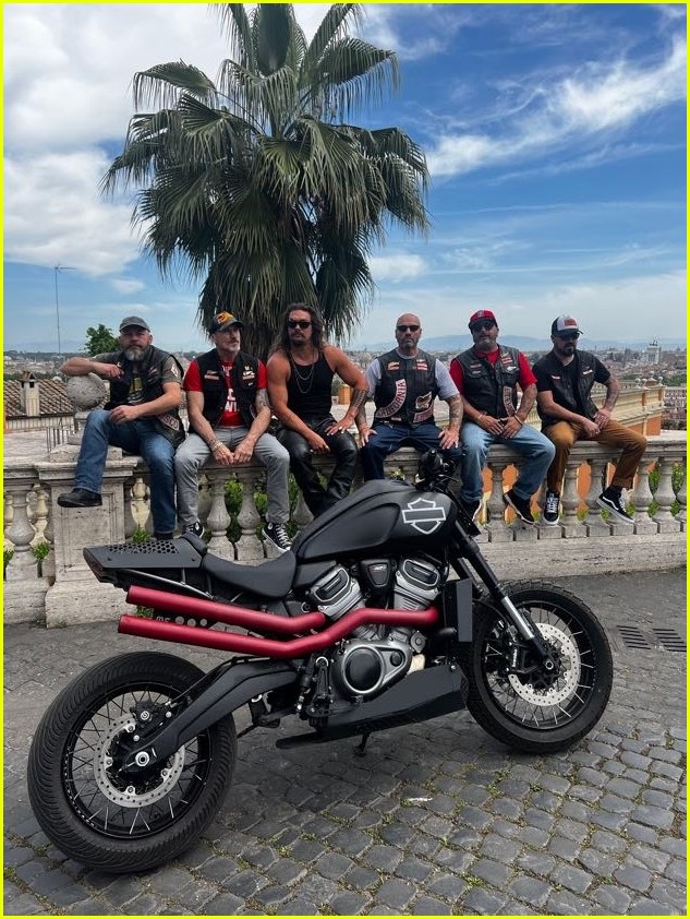 Jason Momoa Wraps 'Fast X' Rome Shoot, Goes Shirtless While Heading to ...