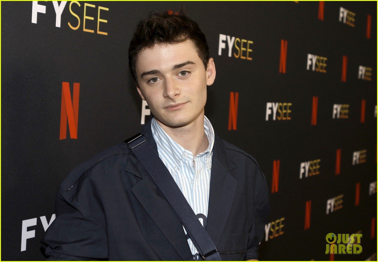 Noah Schnapp Is Still Hopeful The Duffer Brothers Will Change Will ...