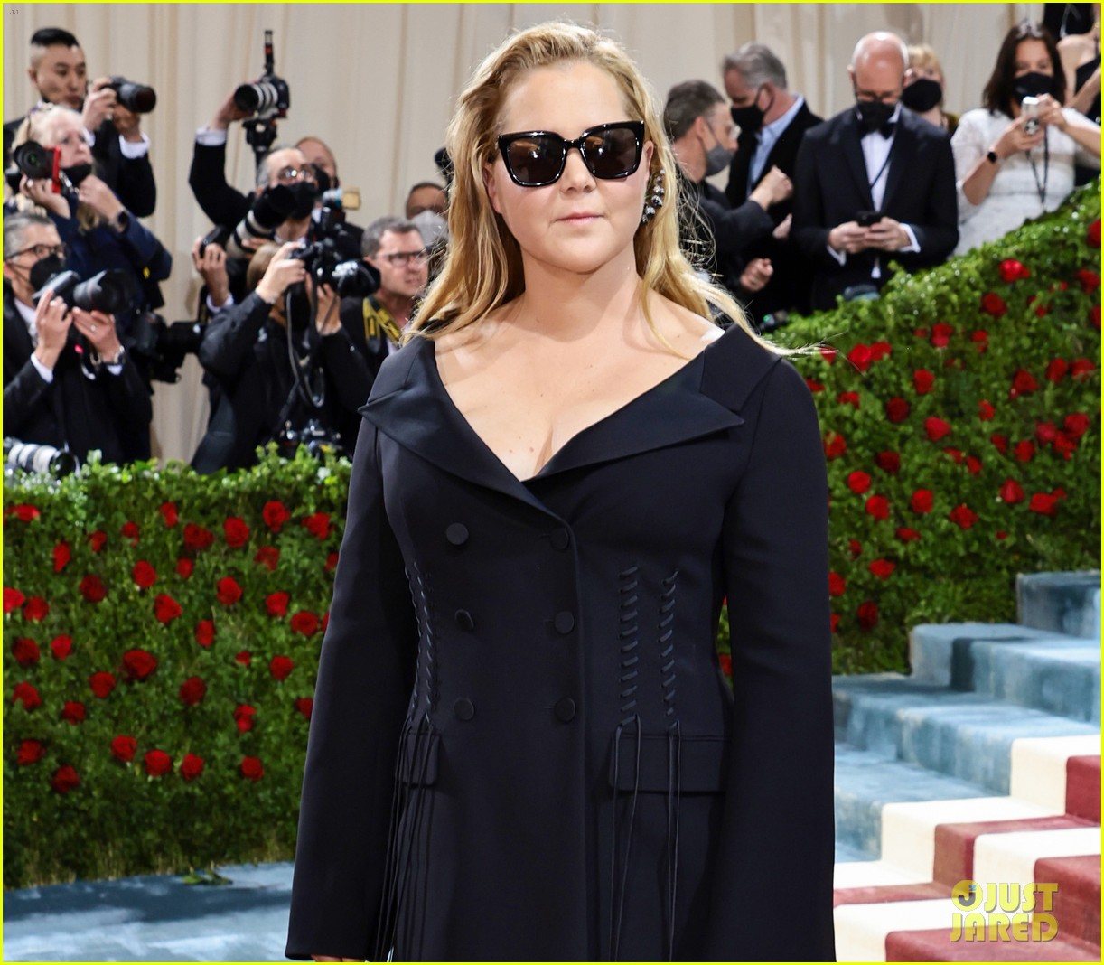 Amy Schumer's Response to the 'Gilded Glamour' Theme at Met Gala 2022 ...