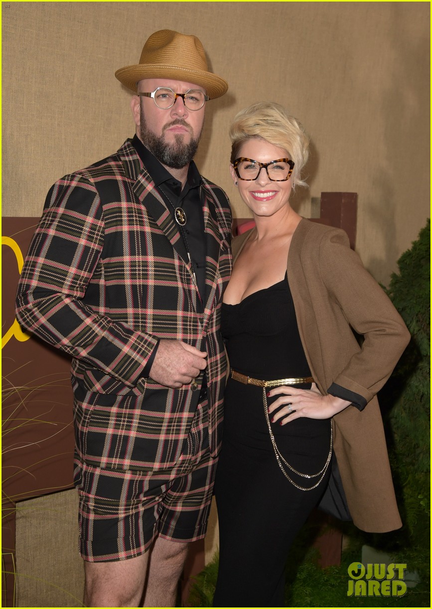 'This Is Us' Actor Chris Sullivan & Wife Rachel Expecting Second Child ...