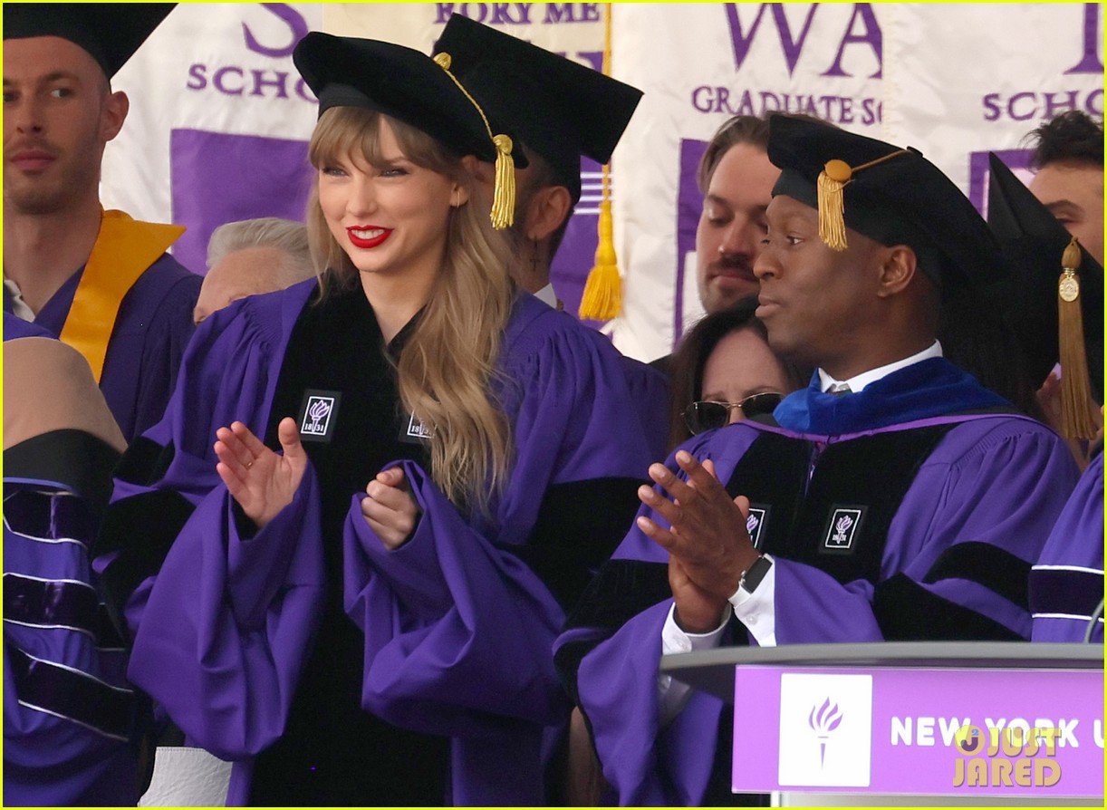 Taylor Swift Earns Her Doctorate From NYU, Delivers Commencement ...
