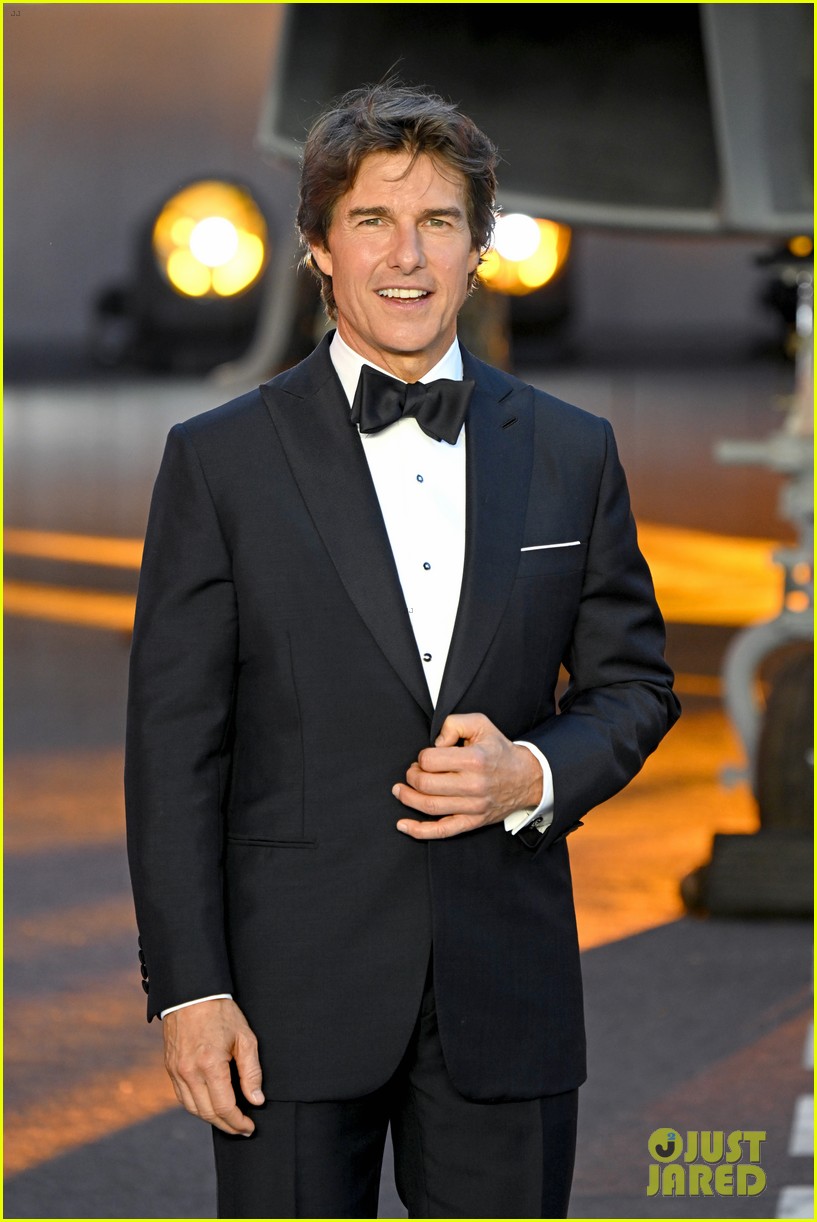 Tom Cruise, Jennifer Connelly, & 'Top Gun: Maverick' Cast Glam Up for ...