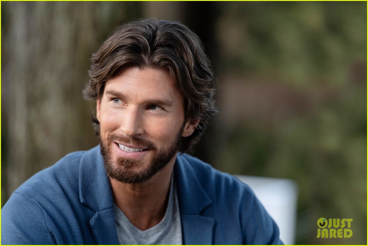 Christopher Russell Talks Re-Teaming With Cindy Busby For Hallmark's ...