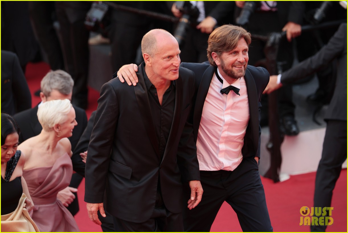 Woody Harrelson's Satire 'Triangle of Sadness' Gets Big Cheers at ...