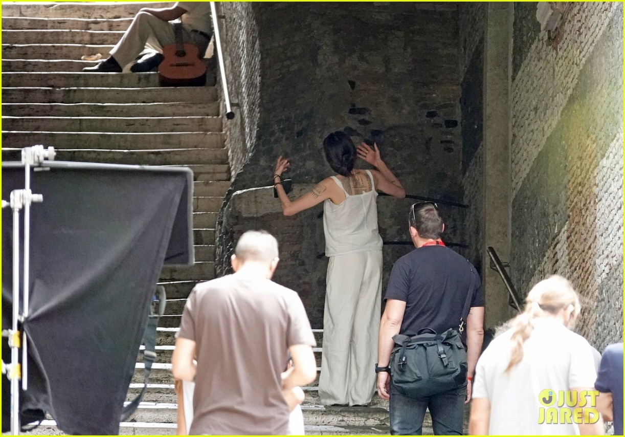 Photo: angelina jolie salma hayek without blood rome 94 | Photo 4779690 ...