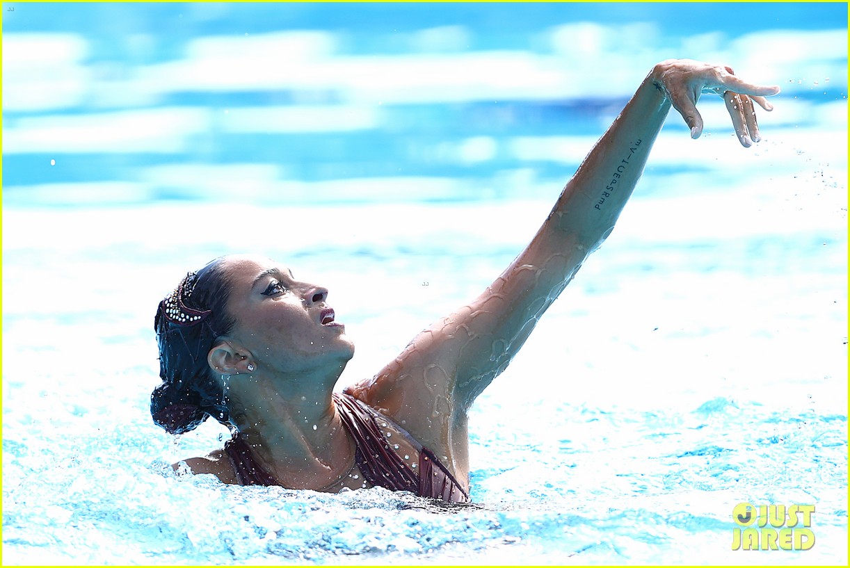 Dramatic Photos Show Swimmer Anita Alvarez Being Saved by Her Coach ...