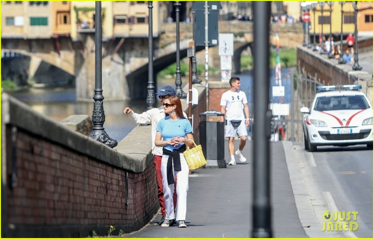 Bonnie Wright & Husband Andrew Lococo See The Sights of Florence ...