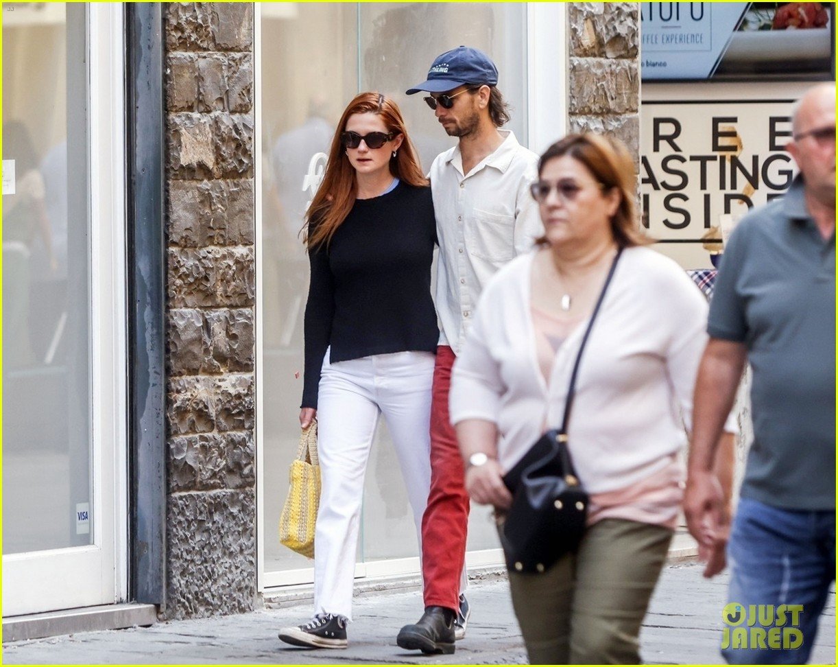 Bonnie Wright & Husband Andrew Lococo See The Sights of Florence ...